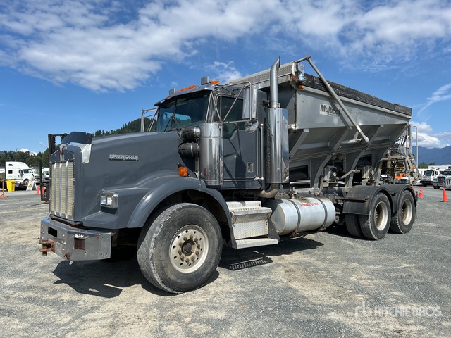 Bay-Lynx MC-15 on 2002 Kenworth T800 6x4 Stone Spreader Truck | Ritchie ...