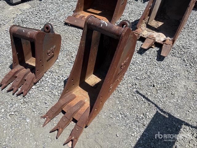 12 in Q/C Digging Backhoe Rear Bucket | Ritchie Bros. Auctioneers