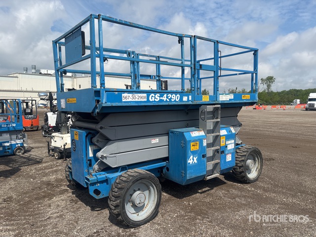2014 Genie GS4390RT 4x4 Diesel Scissor Lift | Ritchie Bros. Auctioneers