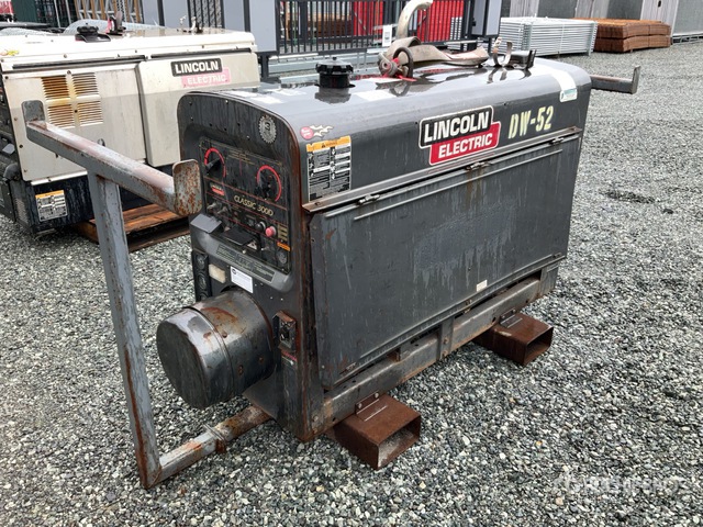 Lincoln Vantage 300 300 A Skid-Mounted Stick Engine Driven Welder ...