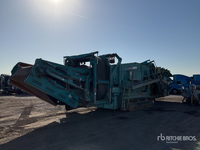 2015 Powerscreen Warrior 2400 Tracked Screen Plant | Ritchie Bros ...