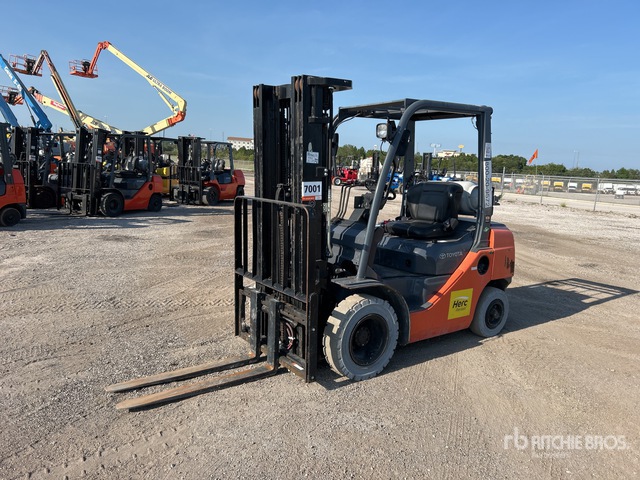 2018 Toyota 8FGU25 4500 lb Pneumatic Tire Forklift | Ritchie Bros ...