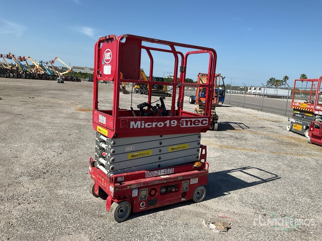 2018 MEC Micro 19 Electric Scissor Lift | Ritchie Bros. Auctioneers