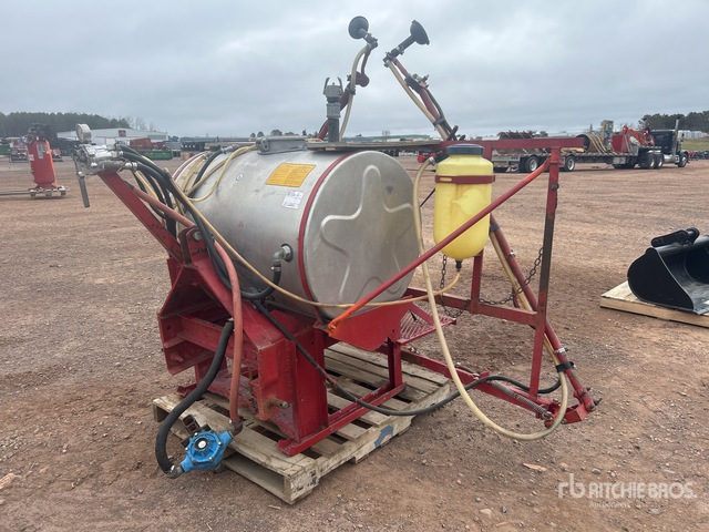 George White 21 ft 3-Point Hitch Sprayer | Ritchie Bros. Auctioneers