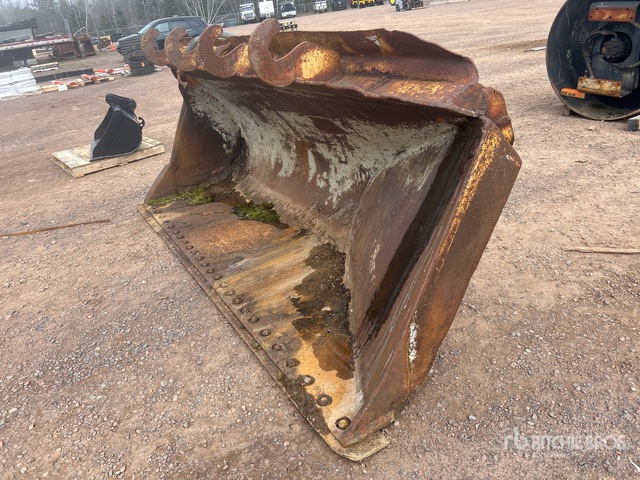 116 in Side Dump Wheel Loader Bucket | Ritchie Bros. Auctioneers