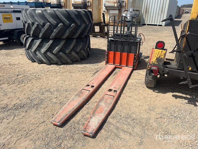 Toyota 6000 lb 95 in Pallet Jack | Ritchie Bros. Auctioneers