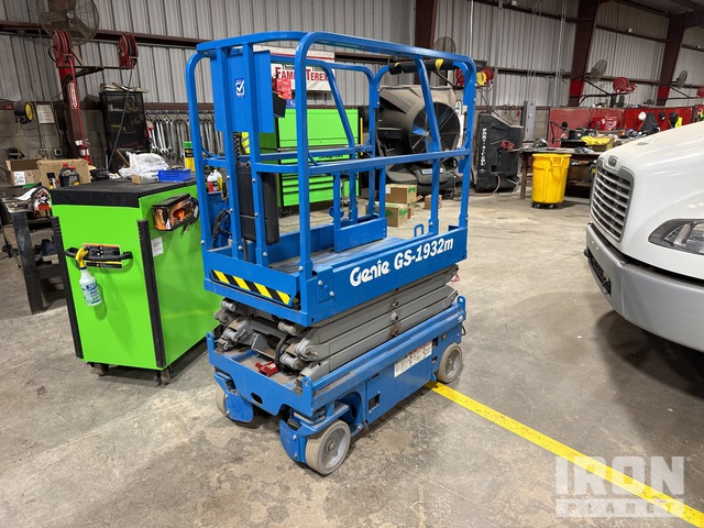 Genie GS-1932M Electric Scissor Lift in Phoenix, Arizona, United States ...