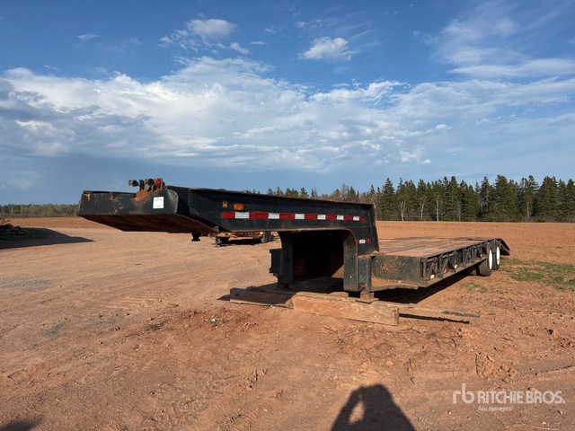 1966 King 32 ft T/A Equipment Trailer | Ritchie Bros. Auctioneers