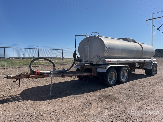 2014 Brenner BATT-50-1-DC Tri/A Turntable Spread Axle Pup Tanker ...
