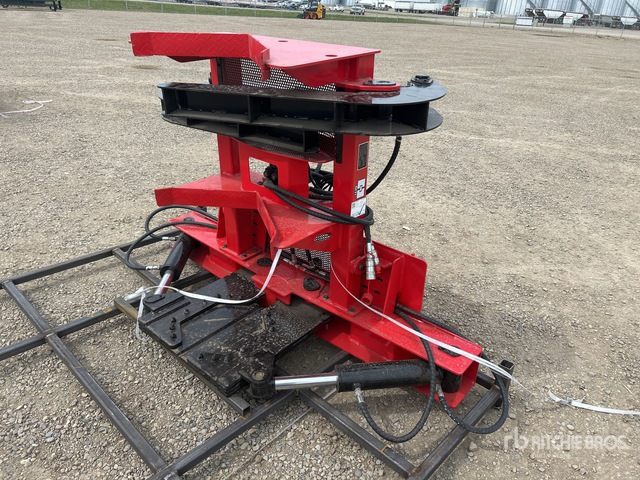 GIYI 29 in Skid Steer Tree Shear (Unused) | Ritchie Bros. Auctioneers