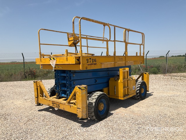 2007 EMC PE15 4x4 Diesel Scissor Lift | Ritchie Bros. Auctioneers