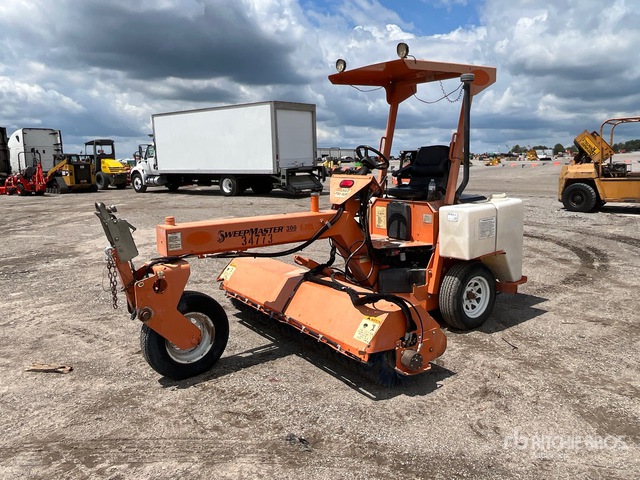 2014 Lay-Mor SM300 Self-Propelled Broom | Ritchie Bros. Auctioneers