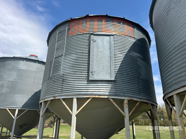 Butler +/- 3000 bu 4 Ring Hopper Grain Bin | Ritchie Bros. Auctioneers