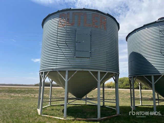Butler +/- 3000 bu 3 Ring Hopper Grain Bin | Ritchie Bros. Auctioneers