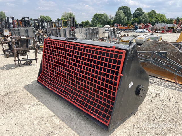 Mixing Excavator Bucket | Ritchie Bros. Auctioneers