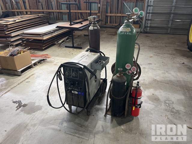 Memco Memcomatic 250 200 A Mobile MIG Electric Welder | Ritchie Bros ...