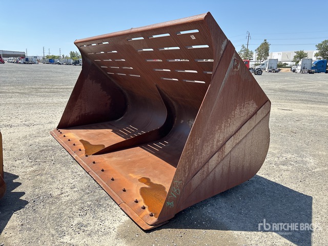 164 in Q/C Wood Chip Wheel Loader Bucket - Fits John Deere 744K ...