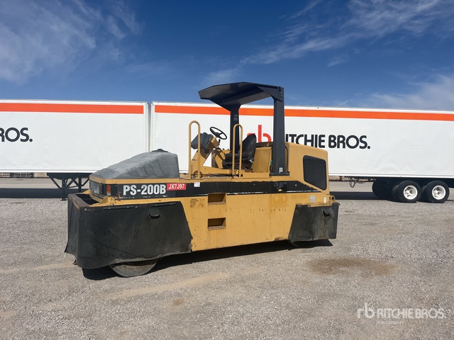 1998 Cat PS-200B 9 Wheel Pneumatic Roller | Ritchie Bros. Auctioneers
