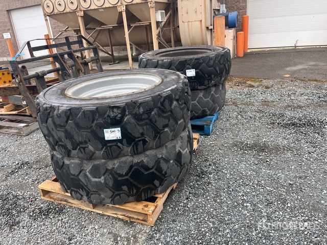 Quantity of (4) JLG 400/75-28 Tires | Ritchie Bros. Auctioneers