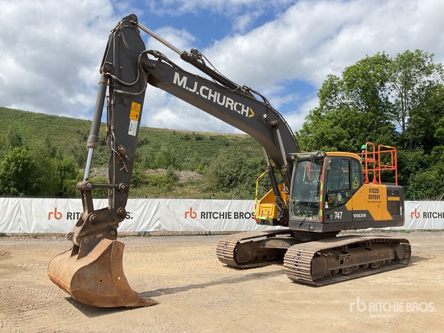 2019 Volvo EC220EL Tracked Excavator | Ritchie Bros. Auctioneers