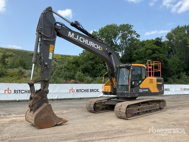 2019 Volvo EC220EL Tracked Excavator | Ritchie Bros. Auctioneers