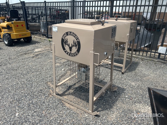 Big Daddy 500 lb Electric Deer Feeder (Unused) | Ritchie Bros. Auctioneers