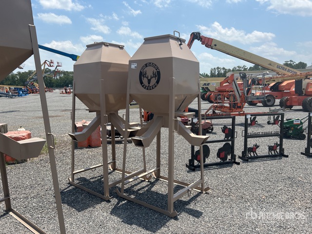 Big Daddy 700 lb Corn Deer Feeder (Unused) | Ritchie Bros. Auctioneers