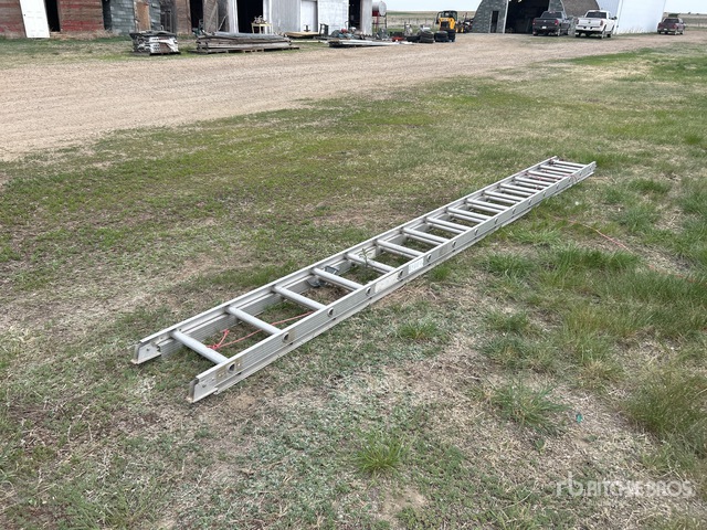 32 ft Extendable Aluminum Ladder | Ritchie Bros. Auctioneers