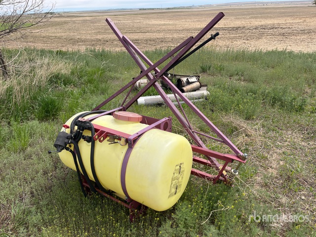 18 ft 3-Point Estate Sprayer | Ritchie Bros. Auctioneers