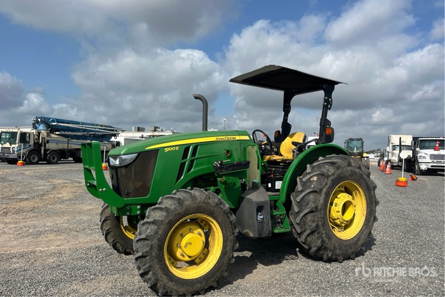 2015 John Deere 5100E 4WD Tractor | Ritchie Bros. Auctioneers