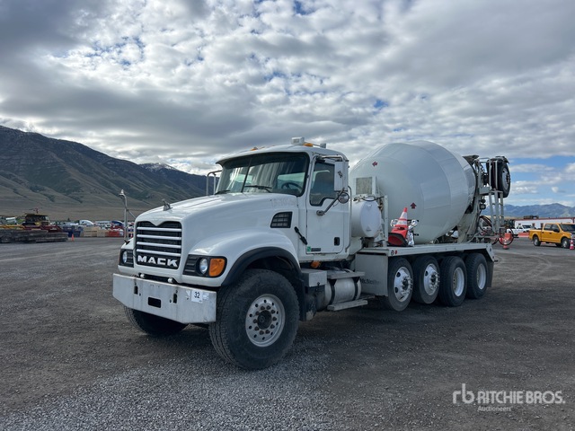 2004 Mack CV513 12x4 Mixer Truck | Ritchie Bros. Auctioneers