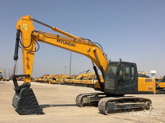 Hyundai R210-7 Tracked Excavator | Ritchie Bros. Auctioneers