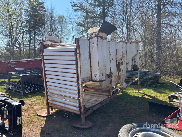 12 ft 9 in x 37 in Electric Roller Table | Ritchie Bros. Auctioneers
