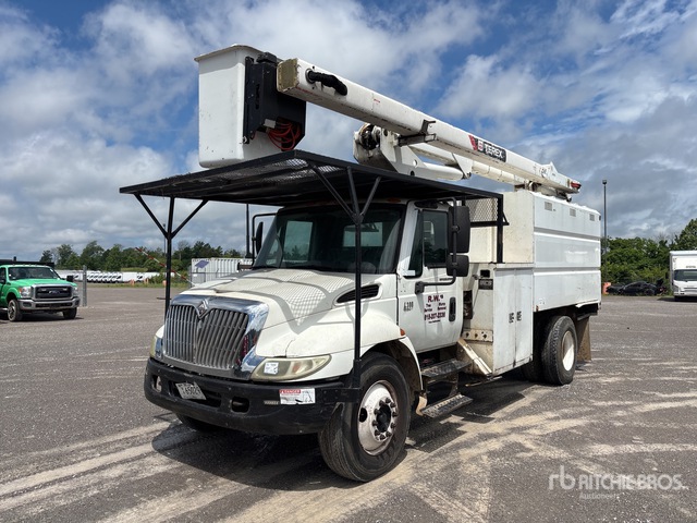Terex Hi-Ranger XT 55 55 ft on 2006 International 4300 4x2 Forestry ...