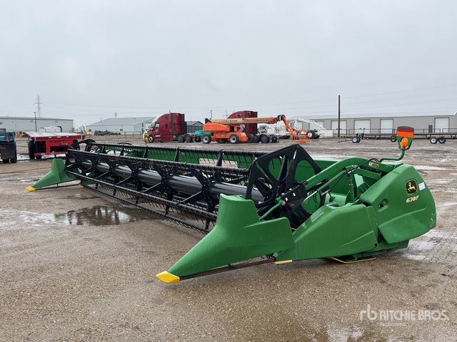 2013 John Deere 630F 30 ft Flex Combine Header | Ritchie Bros. Auctioneers