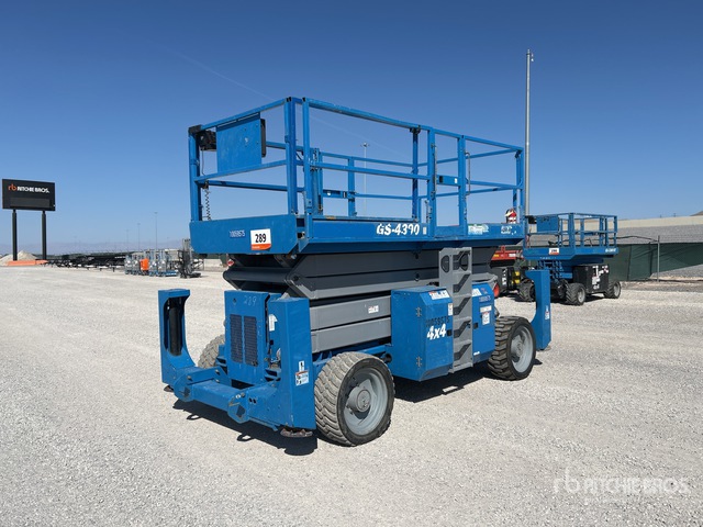 2012 Genie GS4390RT 4x4 Dual Fuel Scissor Lift | Ritchie Bros. Auctioneers