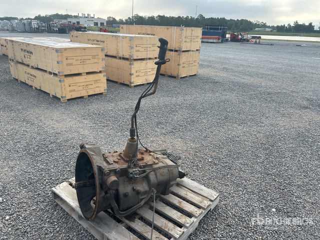 Eaton Fuller 8LL Truck Transmission | Ritchie Bros. Auctioneers