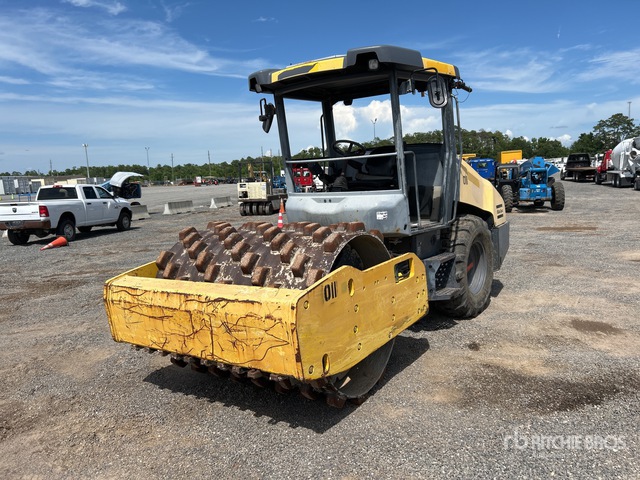 2015 Dynapac CA1500PD Padfoot Drum Compactor | Ritchie Bros. Auctioneers
