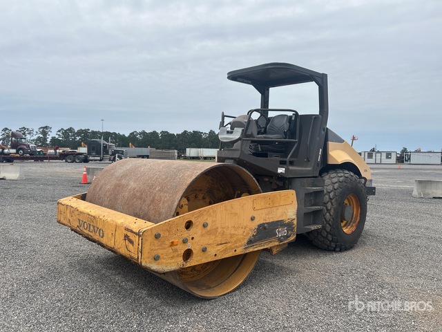 2014 Volvo SD115 Smooth Drum Compactor | Ritchie Bros. Auctioneers