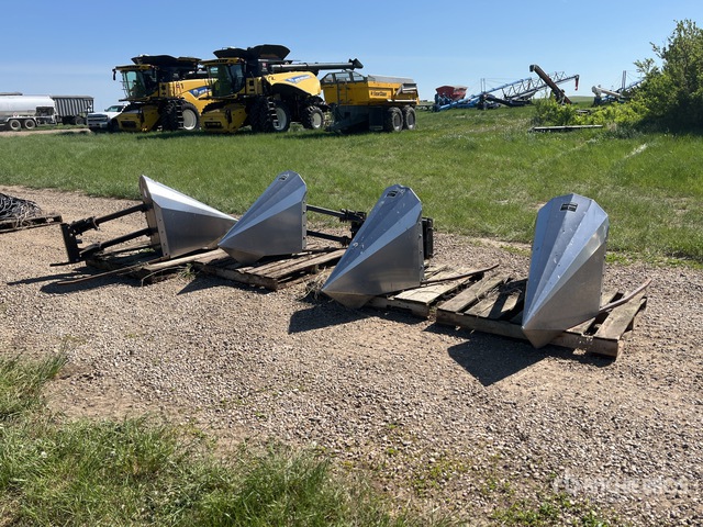 Quantity of (4) Tridekon Crop Divider | Ritchie Bros. Auctioneers