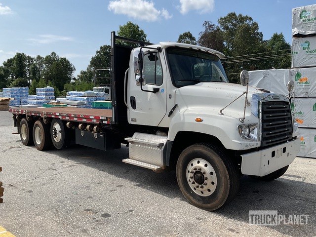2018 FREIGHTLINER 114 SD 8x4 Flatbed Truck in Seneca, South Carolina ...