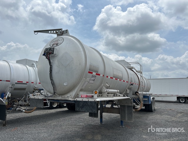 2014 Stephens MC407 8400 gal T/A Tanker Trailer | Ritchie Bros. Auctioneers
