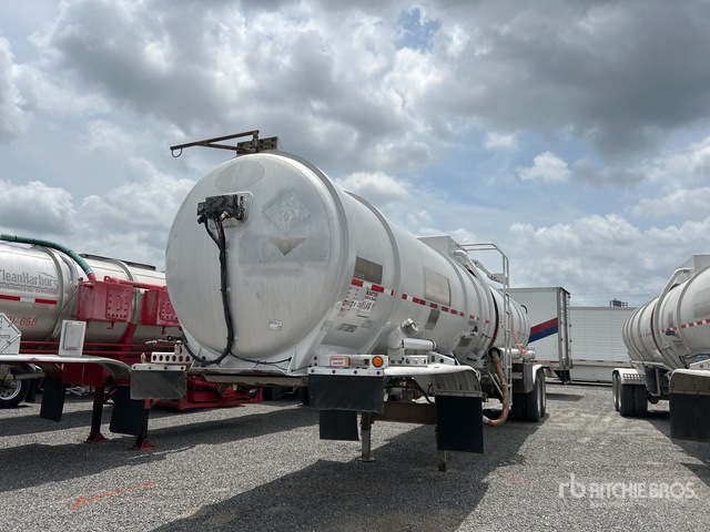 2011 Stephens MC407 8400 gal T/A Tanker Trailer | Ritchie Bros. Auctioneers