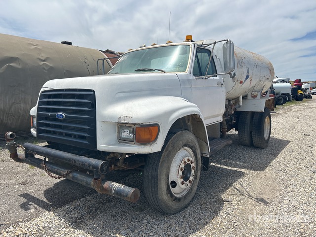 1997 Ford F-800 4x2 Water Truck (Inoperable) | Ritchie Bros. Auctioneers
