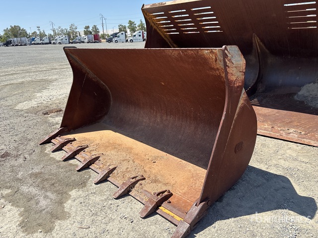 Paladin 104 in Wheel Loader Bucket | Ritchie Bros. Auctioneers