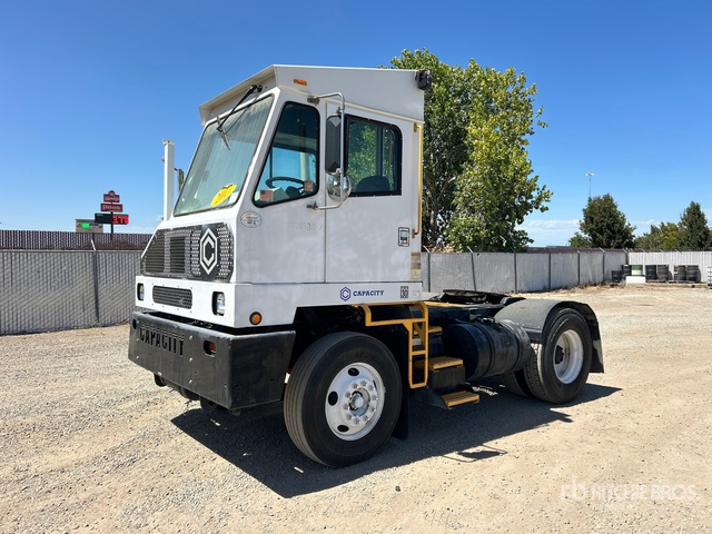 2017 Capacity Sabre 5 4x2 Spotter Truck | Ritchie Bros. Auctioneers