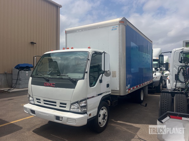2007 GMC W5500 4x2 Van Truck in Lubbock, Texas, United States ...
