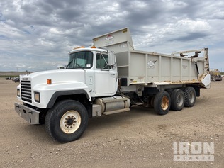 1999 Mack RD60 8x4 Spreader Truck in Williston, North Dakota, United ...