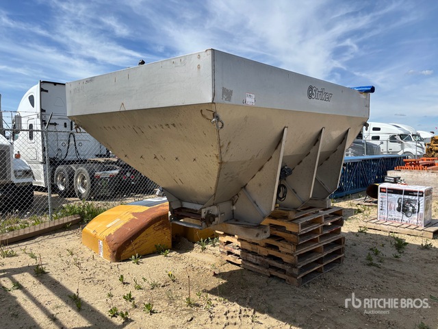 Western Striker 10 ft Stainless Steel Salt Spreader | Ritchie Bros ...