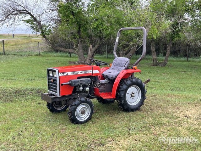 Massey Ferguson 1010 4WD Tractor | Ritchie Bros. Auctioneers
